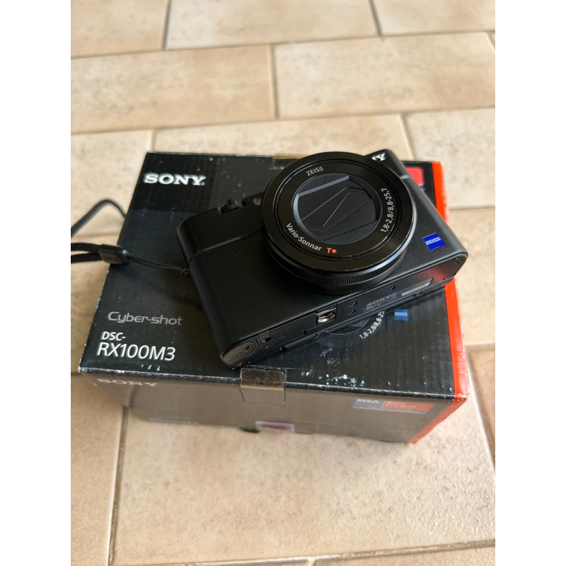 ขายโซนี่ Sony RX100 M3 mark iii สภาพสวยใช้งานเองยกกล่องพร้อมของแถม ... ขายโซนี่ Sony RX100 M3 mark iii สภาพสวยใช้งานเองยกกล่องพร้อมของแถม ...