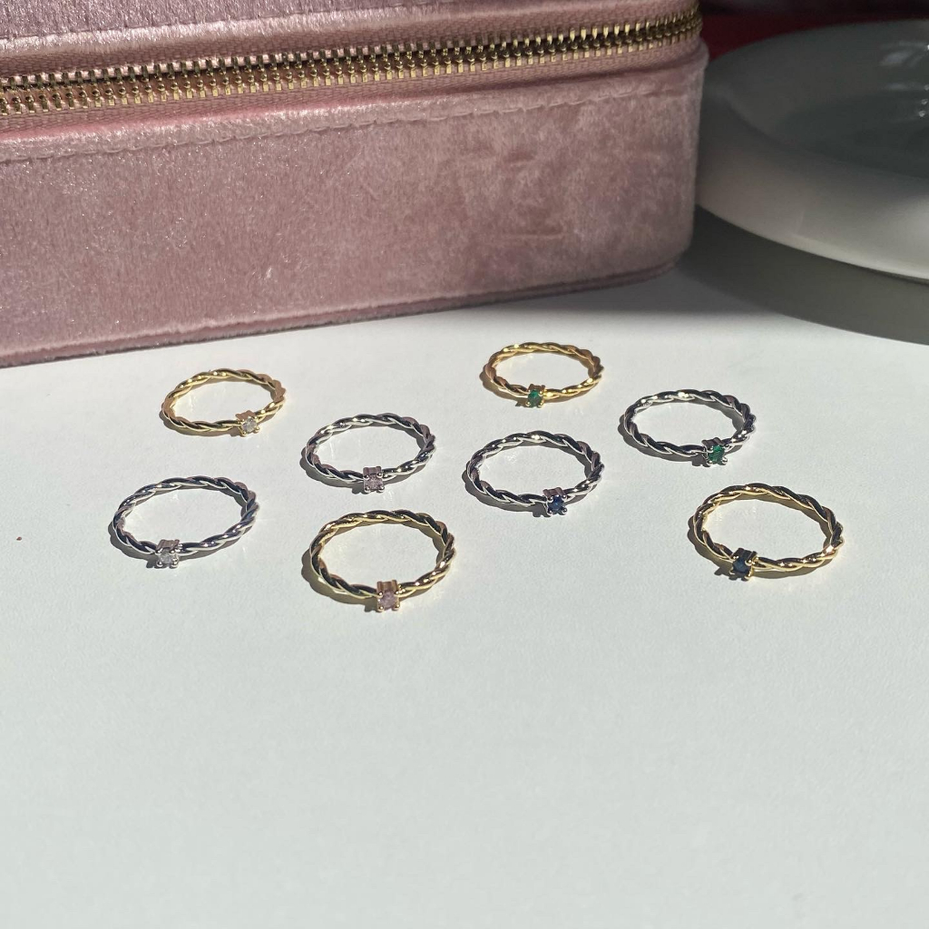 Tiny Twist Ring แหวนแบบ Twsit ประดับเพทาย | Shopee Thailand