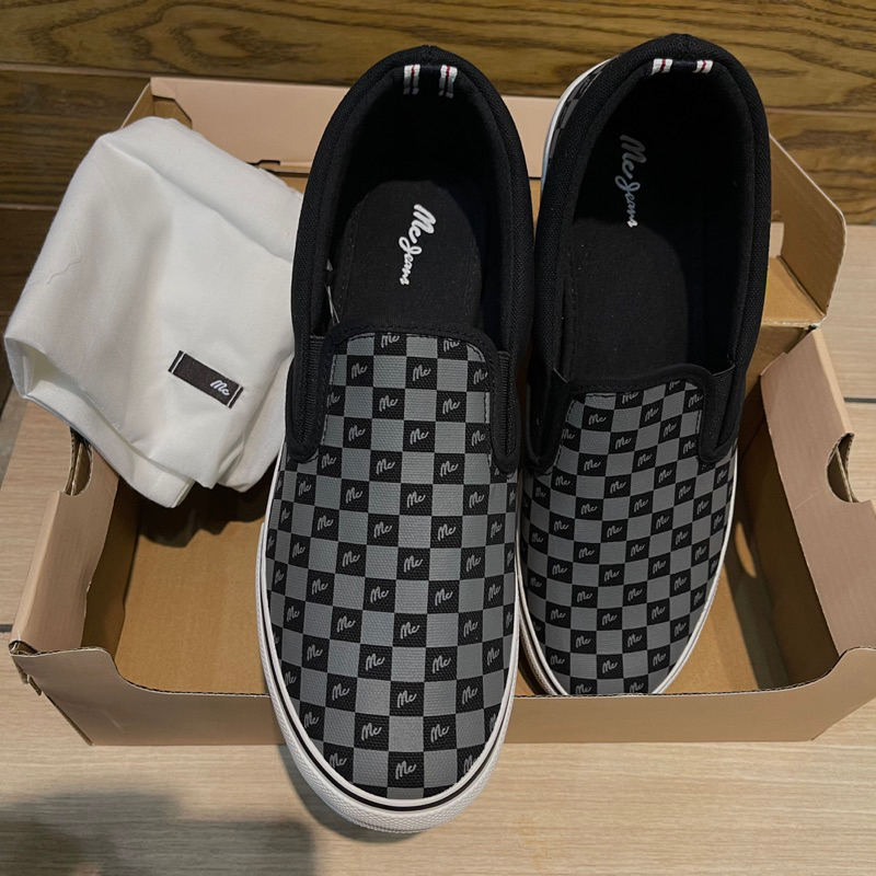 Mc Jeans Slip on รุ่นใหม่ล่าสุด ลายโมโนแกรม | Shopee Thailand