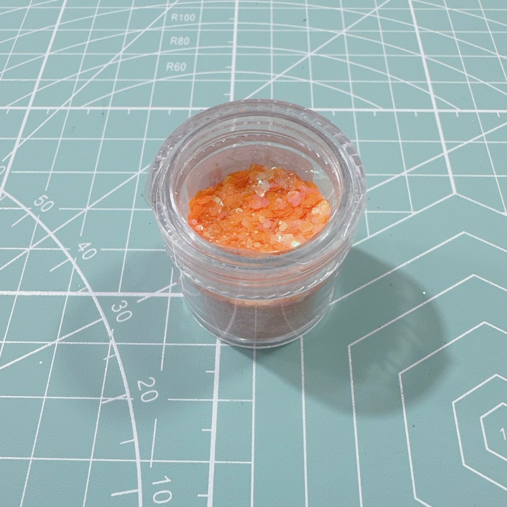 กลิสเตอร์เลื่อมหกเหลี่ยม แวววาว รูปภาพต่างๆ แต่งเล็บ แต่งหน้า Shaker แต่ง DIY 40 สี | Shopee ...