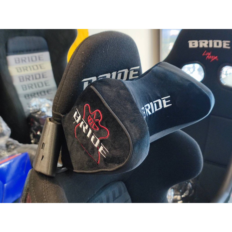 หมอน หมอนรองคอ Bride สีดำ สีแดง ตรงรุ่น Bride งานปัก คมชัด สวยงาม นุ่ม สบาย ลดอาการเมื่อยล้า