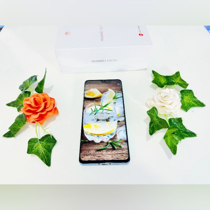 HUAWEI P30 PRO RAM8 ROM256 สภาพดี มีรอยตามภาพ มีกล่องและชุดชาร์จแท้ให้ ...