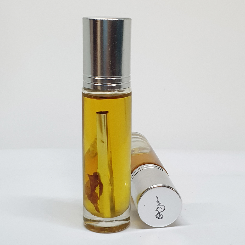 love amulet Thai amulet hypnotizing love charms oil Lucky Charm Love ...