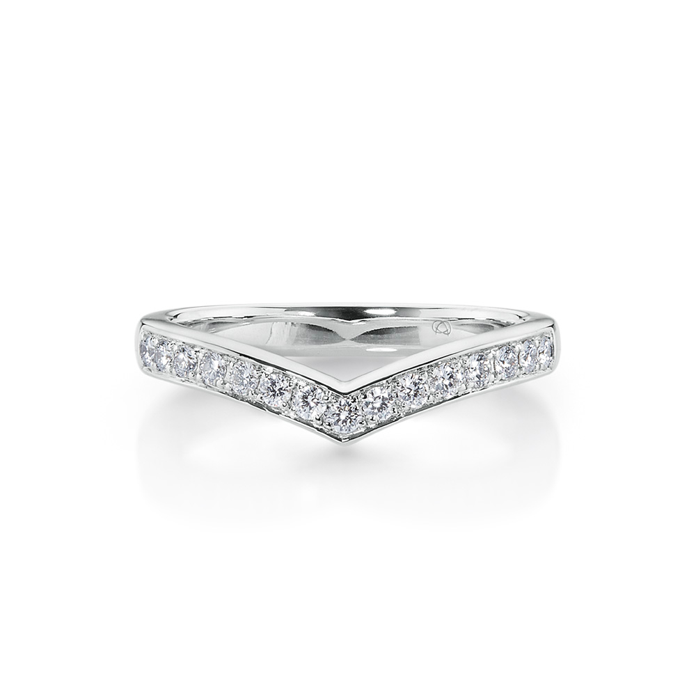 แหวนเพชรแถว Classic V Band Ring (RE031) | Shopee Thailand