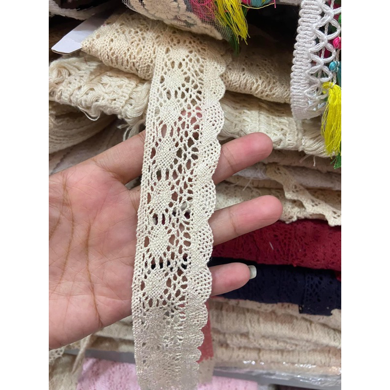 ลูกไม้โครเชต์สีครีม กว้าง4cm. สีขาว/สีครีม #โครเชต์ #ลุกไม้ถัก | Shopee Thailand