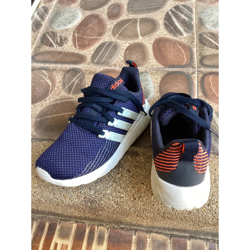 ลูกสาวโตแล้วจ้า…ขอส่งต่อรองเท้า Adidas แท้ size 34 ผ้าใบเด็กโต อายุ ...