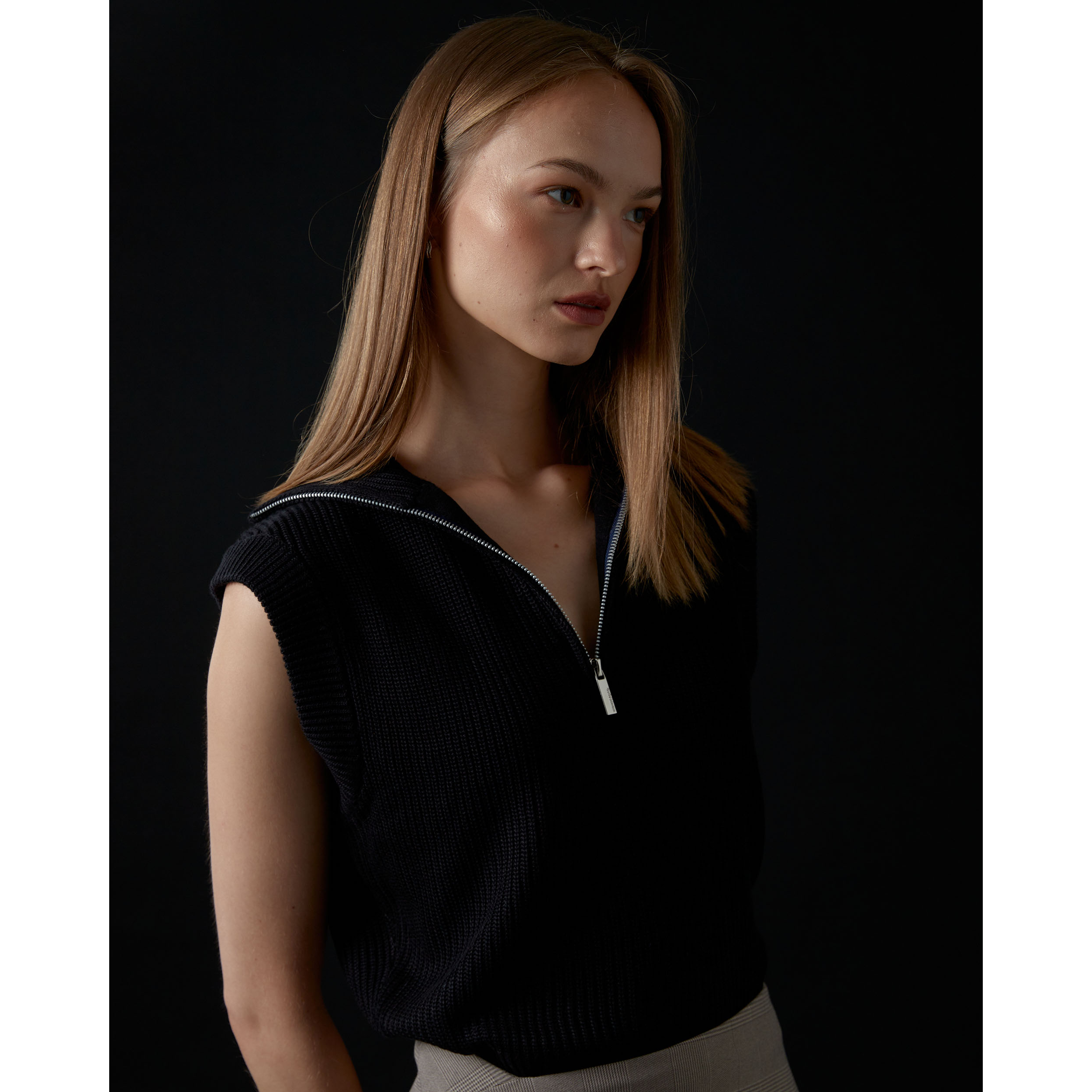 STUDIO UNKNOWN - Zipper top เสื้อนิท | Shopee Thailand