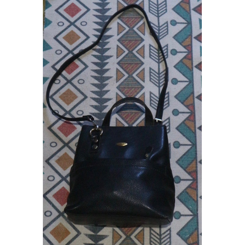 กระเป๋าสะพายไขว้ แบรนด์ Pierre Cardin size S | Shopee Thailand