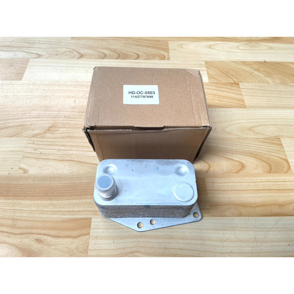 ออยล์คูลเลอร์(Engine Oil Cooler) BMW Series 1 E81/E82/E87 120d , Series ...