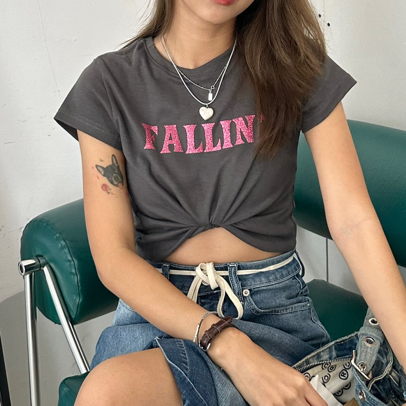 เสื้อ fallin glitter baby tee | สี gray w/pink | Shopee Thailand