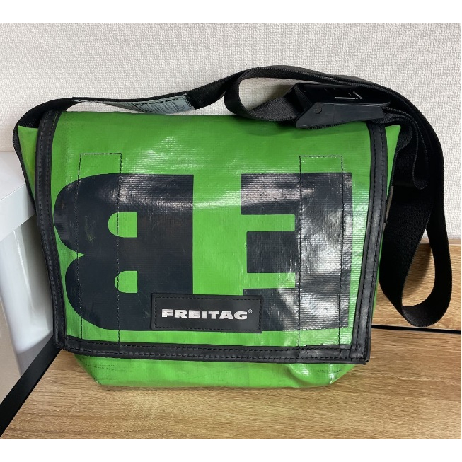 กระเป๋า Freitag Dragnet Freitag Messenger bag มือสอง ตัวอักษร S, N หา ...