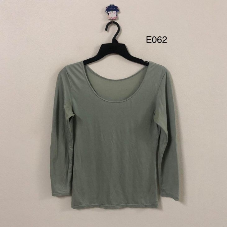 Heattech (E062) แบรนด์ uniqlo ยูนิโคล่ คอกลม | Shopee Thailand