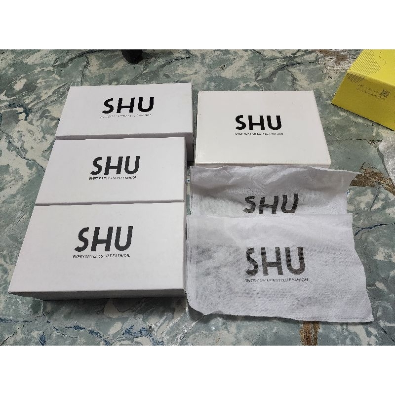 กล่องรองเท้า shu มือสอง | Shopee Thailand