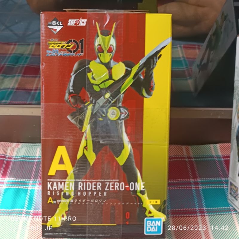 Ichiban Kuji Kamen Rider Zero One NO.02 feat. Legend Kamen Rider Sofvics | Shopee Thailand