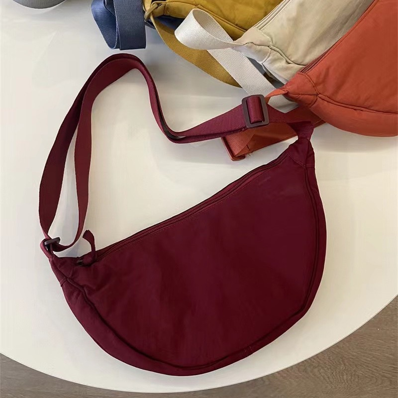 พร้อมส่ง มี33สีใหม่ กระเป๋า สไตล์ยูนิโคล Uniqlo Round Mini Shoulder Bag ...