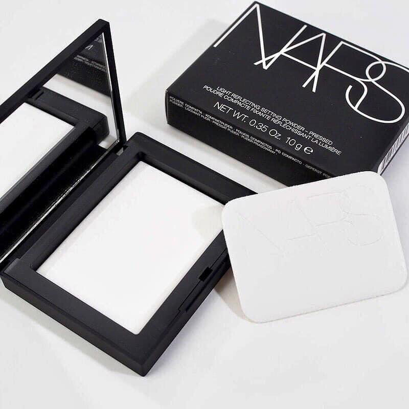 Nars Light Reflecting Setting Powder - Pressed [Translucent CRYSTAL] 10g. แป้งอัดแข็งมอบความ ...
