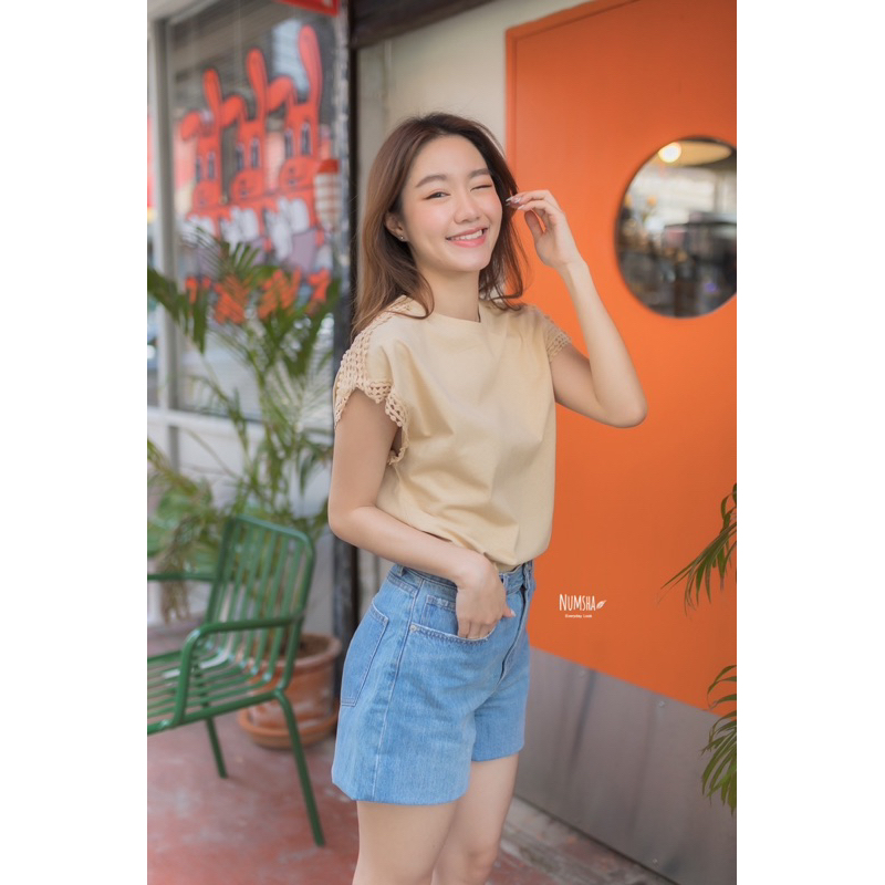 Numsha Brand เสื้อยืดแขนกุดขอบปรุ / NB22094 | Shopee Thailand