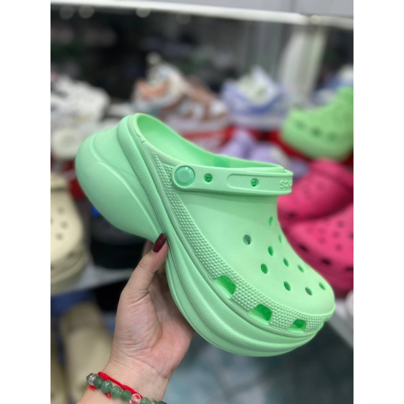 รองเท้า Crocs Flog AA รุ่นที่ออกมาใหม่ ความสูง 5-6cm น้ำหนักเบาราคาถูกมีหลายสีให้เลือก size W5 ...