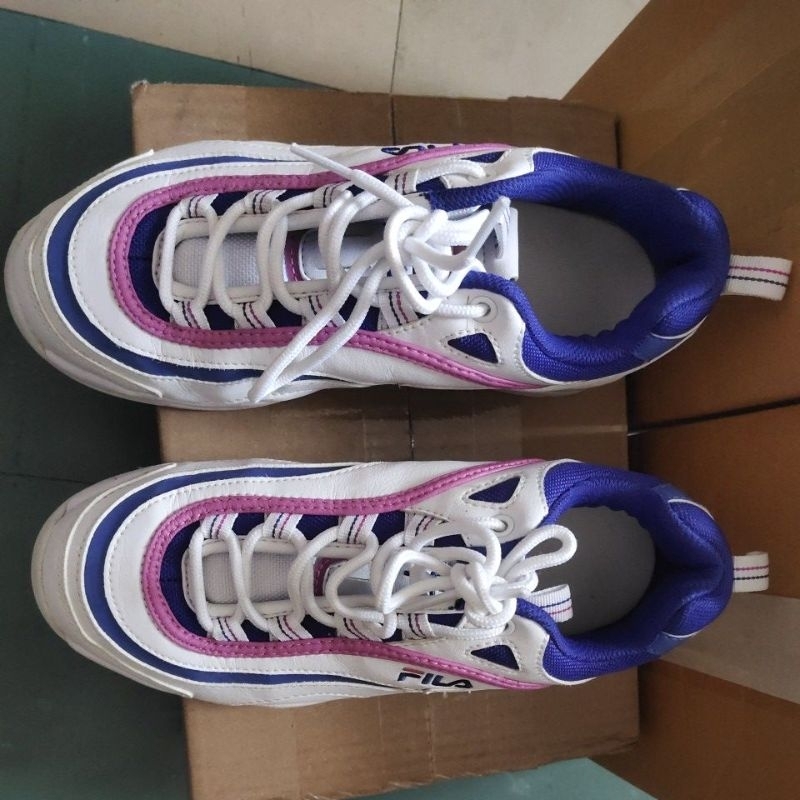 รองเท้า fila ray มือสองสภาพนางฟ้าภาพตรงปกตามรูปพื้นเต็ม | Shopee Thailand