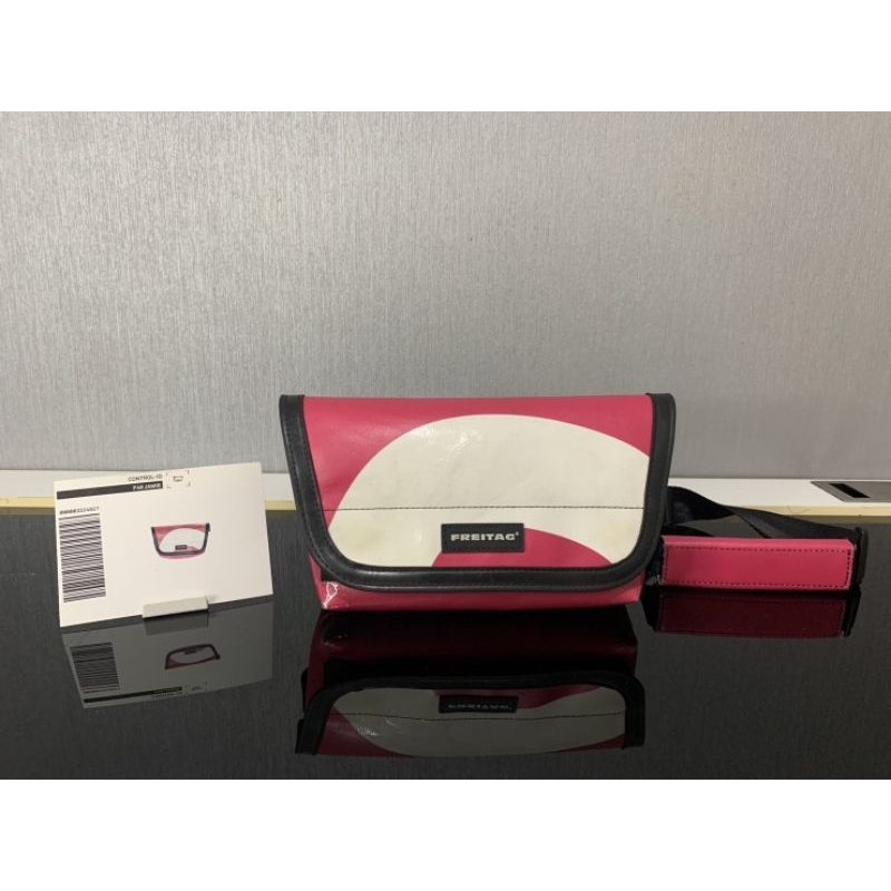 Freitag Jamie f40 ผ้าปริ้นสีชมพูสดใส | Shopee Thailand