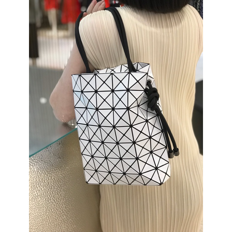 BaoBao Wring Medium basic Gloss ของใหม่ แท้100% | Shopee Thailand