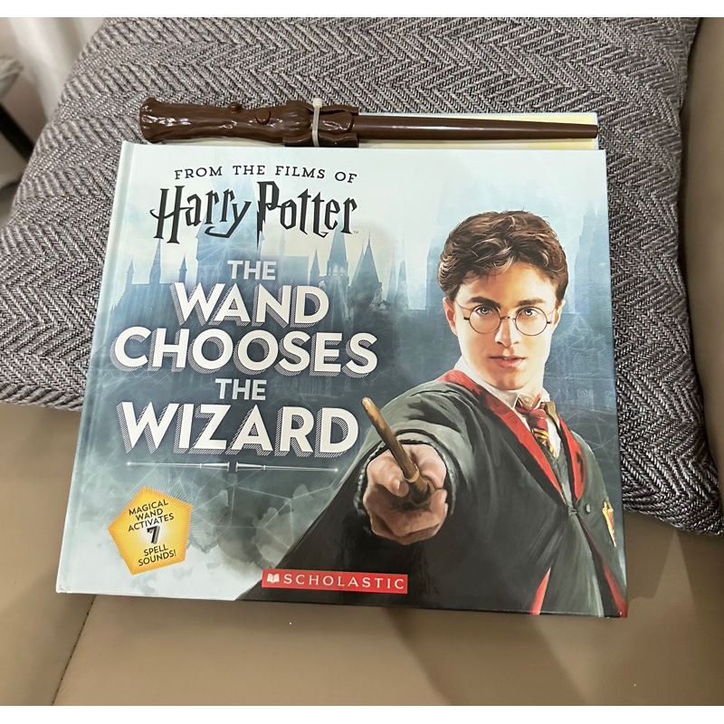 หนังสือ Harry Potter the wand chooses the wizard | Shopee Thailand