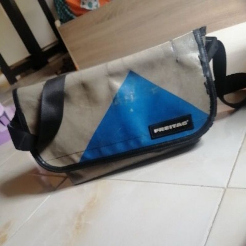 กระเป๋าแบรนของแท้ FREITAG | Shopee Thailand