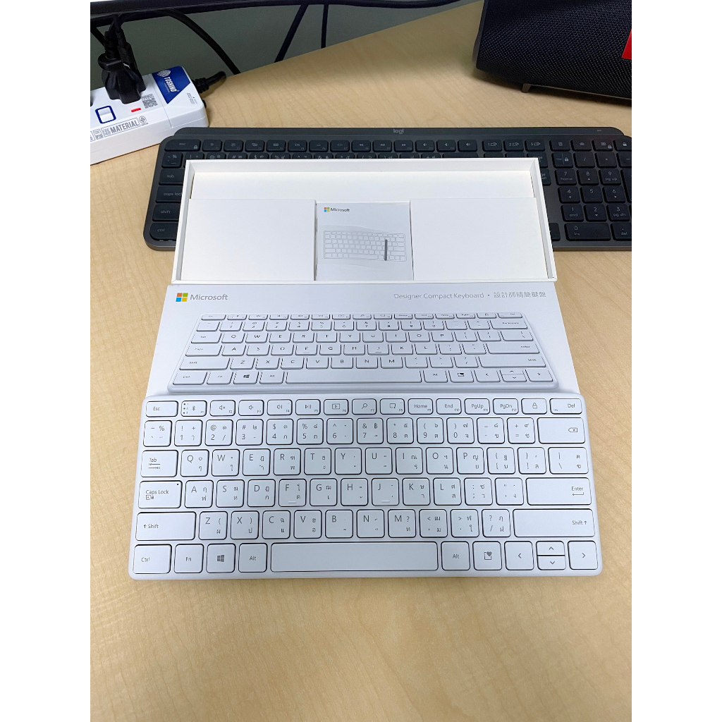 สินค้าของแท้มือสอง Microsoft Bluetooth Designer Compact Keyboard ...