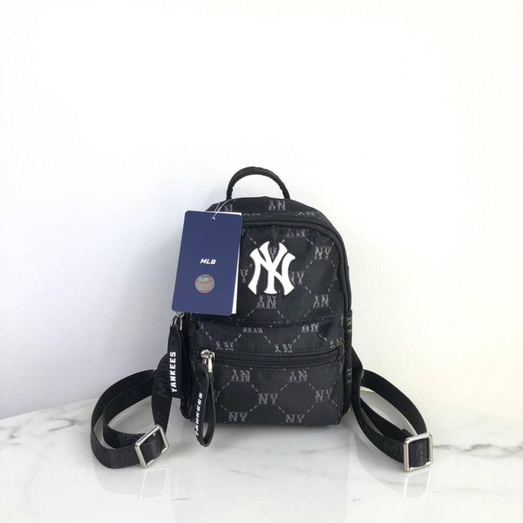 MLB กระเป๋าเป้ ขนาดมินิ สามารถปรับเป็นสะพายข้าง Code:B2D050566 แบรนด์ ...