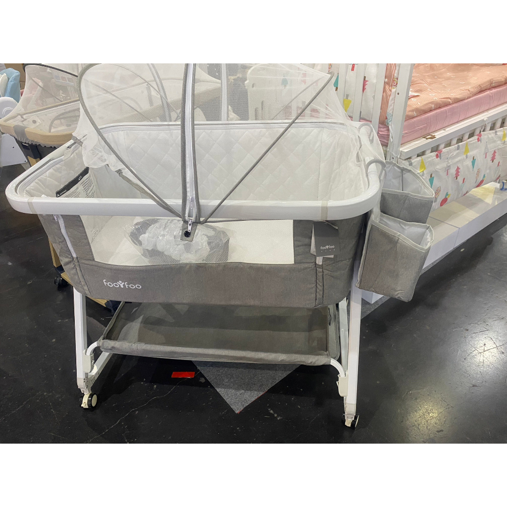 แถมฟรี! โมบาย Bebeshop เตียงนอนเด็ก เตียงนอน รุ่น Luxury Bassinet ปรับโยก, เปิดข้างได้ | Shopee ...