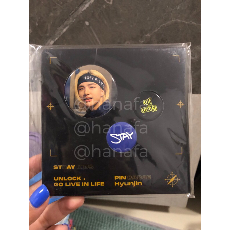 stray kids hyunjin leeknow pin botton - in life / skzoo | Shopee Thailand