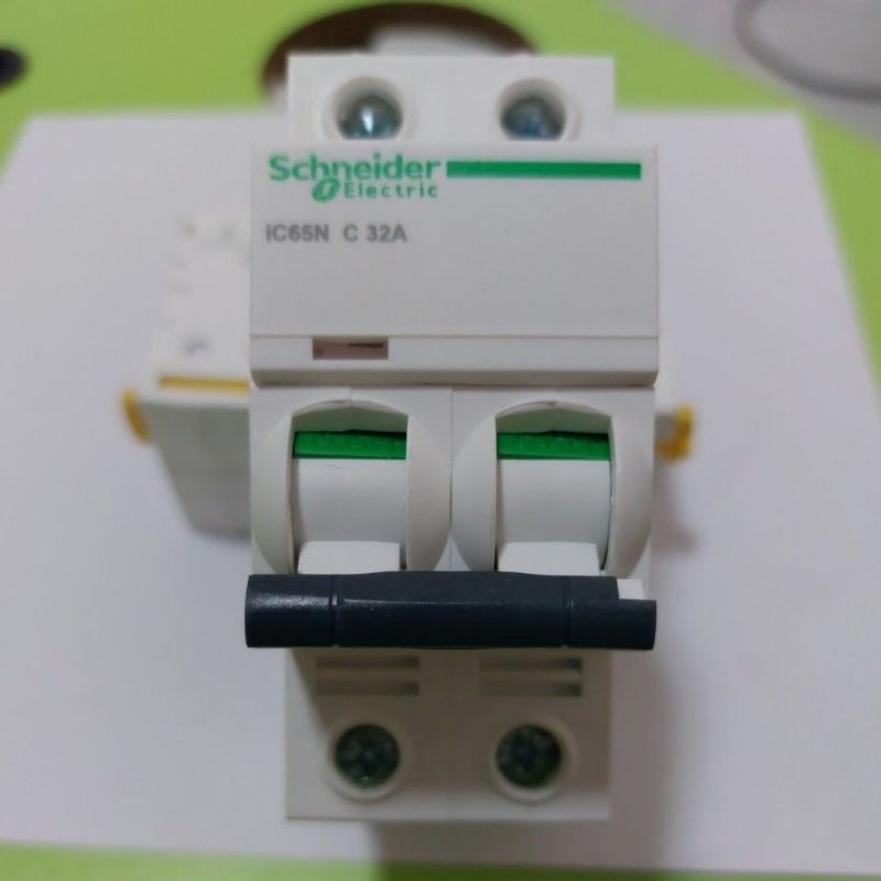 AC Breaker schneider Schneider Electric China IC65N 2P C16A/C32A A9F18232 Vacuum Mini Circuit ...