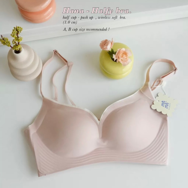 NEW บรา ไร้โครง รุ่น Hana Bra ชุดชั้นใน เสื้อชั้นใน สีชมพู อ่อน Size S ...