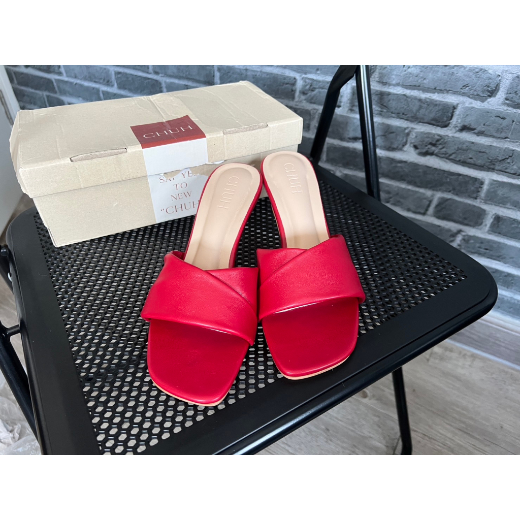 CHUH รองเท้าส้นสูงหนัง pu แบบสวมสีแดงสวยแบรนด์แท้ | Shopee Thailand