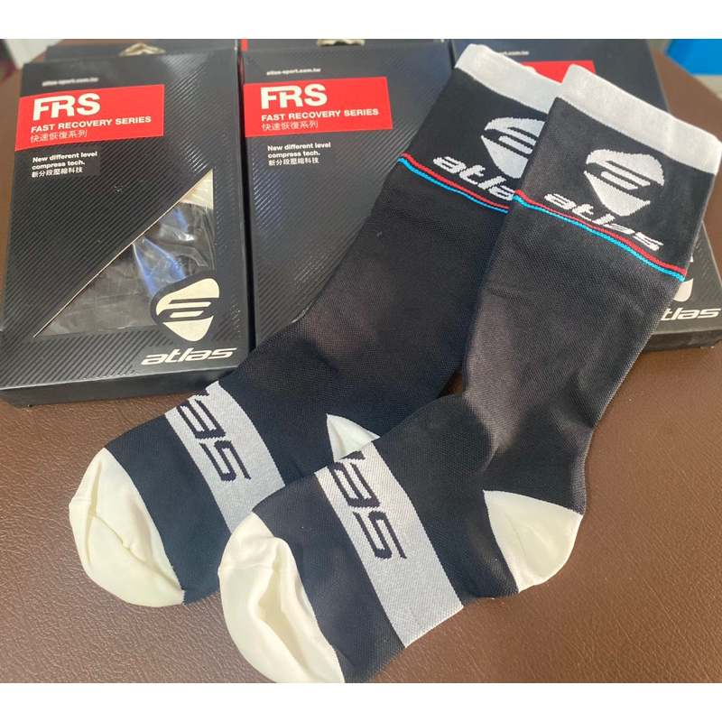 ถุงเท้ากระชับกล้ามเนื้อ Atlas Fast Recovery Series,Compress Sock Blk ...