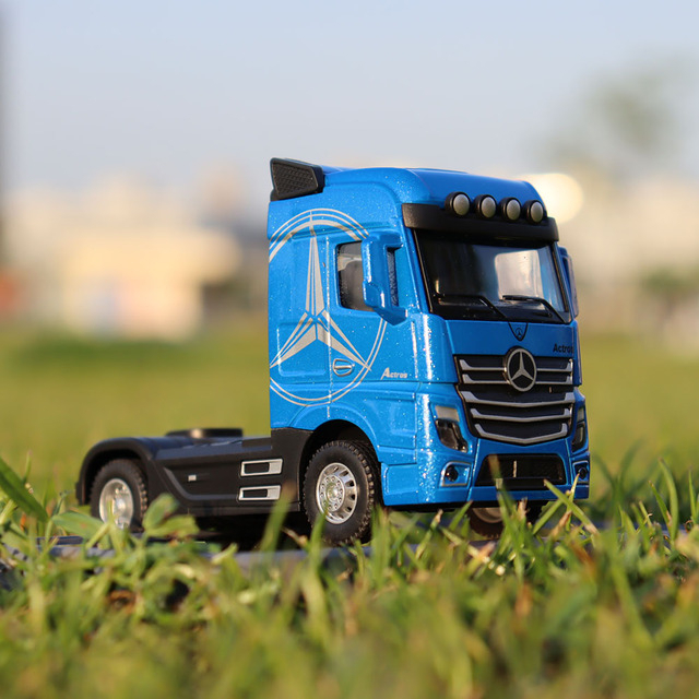 Benz tractor truck model scale 1:50 Benz Actros Tractor with sound and ...