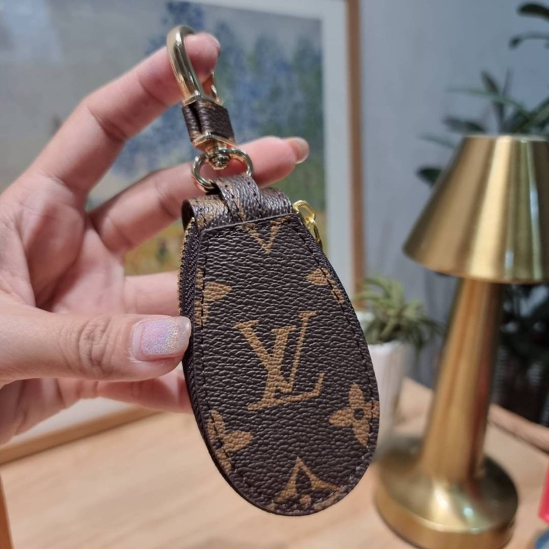 LV KEY FOB WITH GIFT BOX | Shopee Thailand