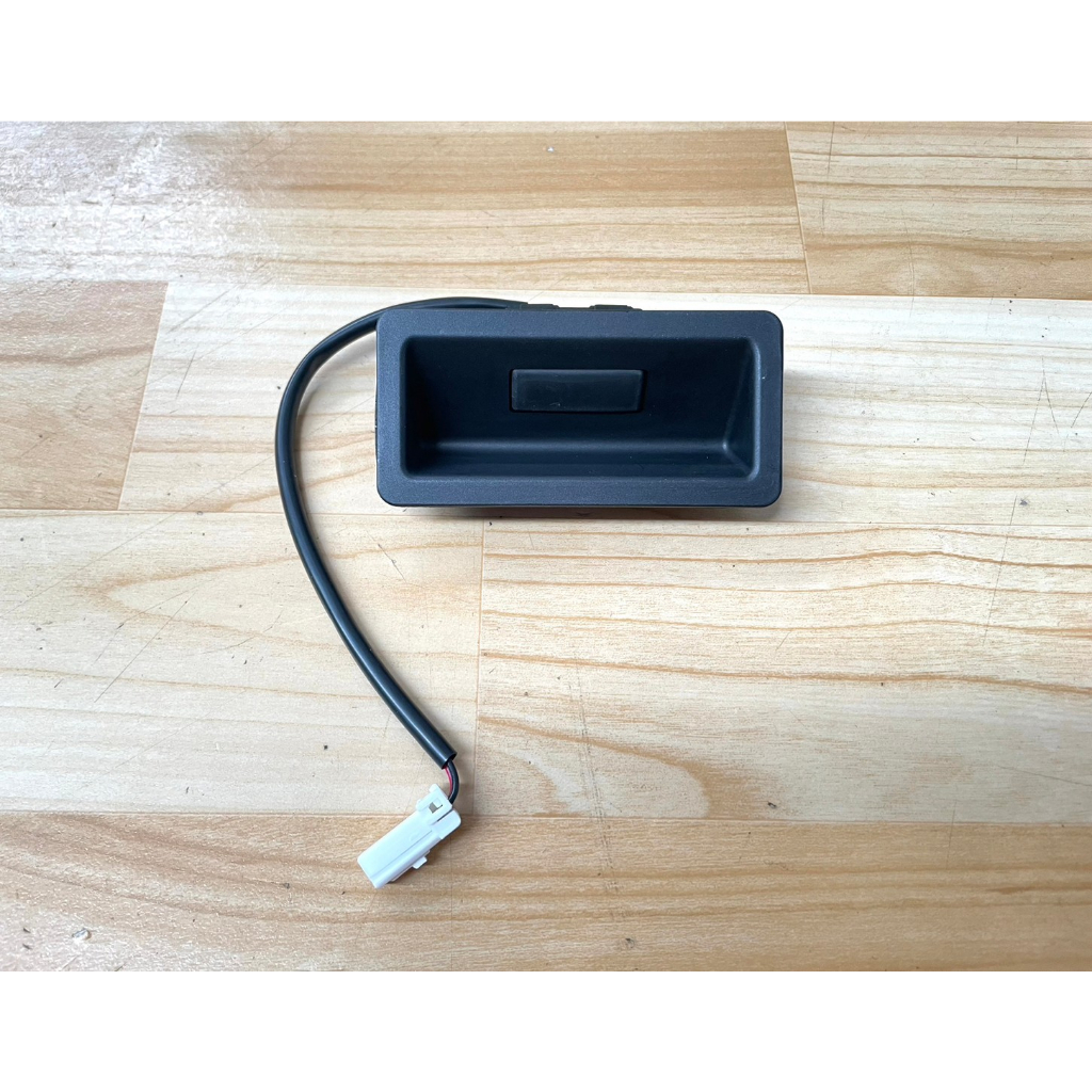สวิตซ์เปิดฝาท้าย(Trunk switch) MG HS | Shopee Thailand