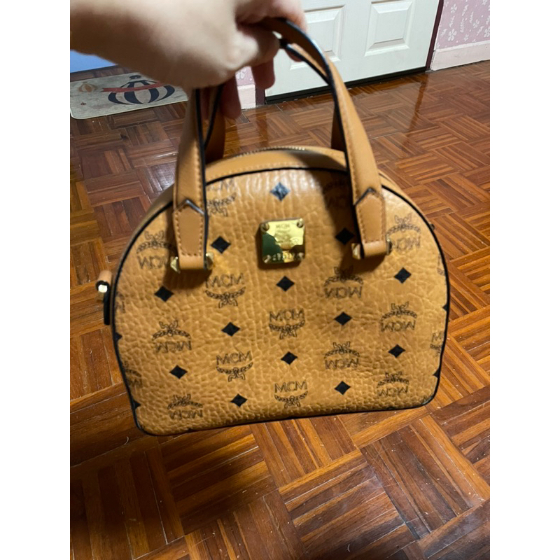 MCM แท้ 100 % รุ่น Half Moon SizeMini สี Cognac | Shopee Thailand