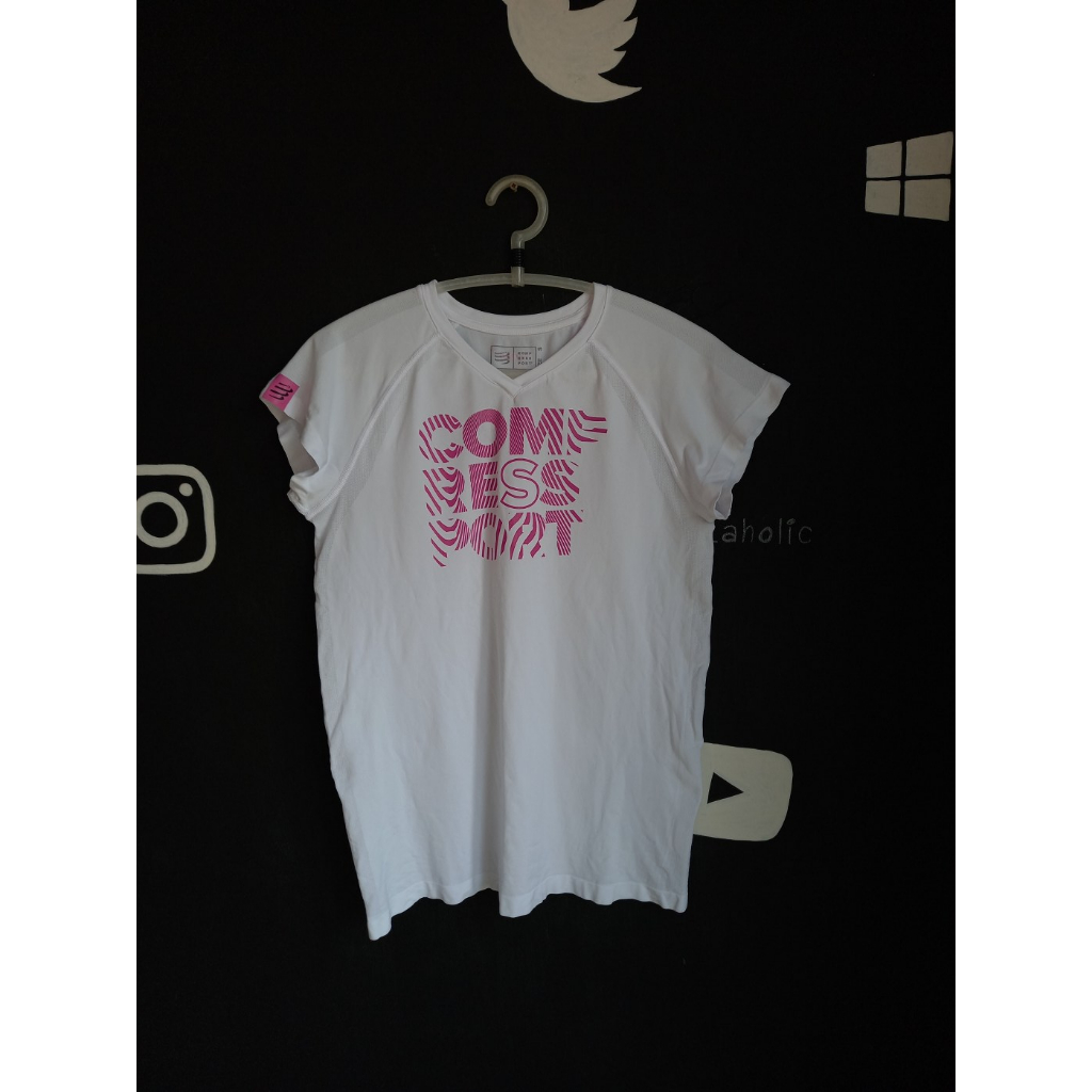 เสื้อวิ่งแห้งไว compressport Size S ผู้หญิงพร้อมถุงเดิมๆแบรนด์ชั้นนำนัก ...