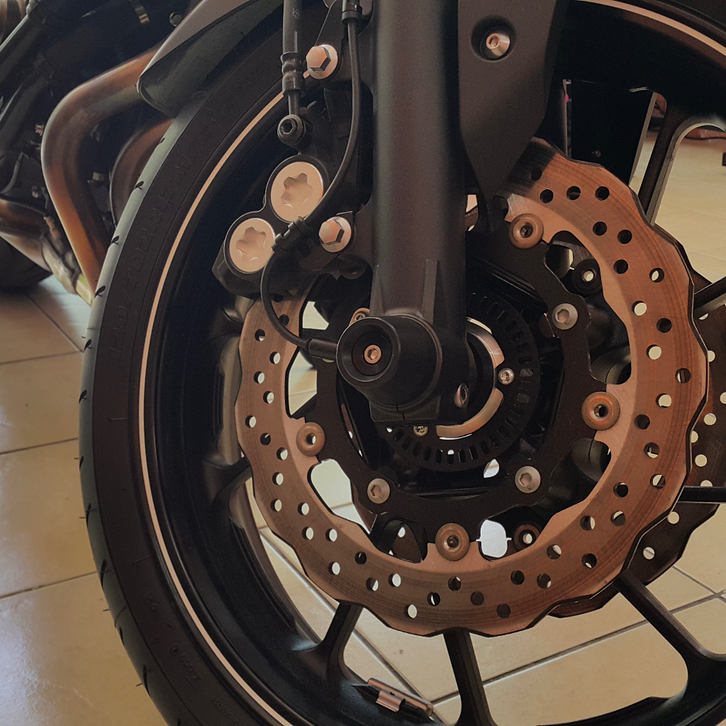 กันล้มล้อหน้า front fork slider Yamaha MT07 XSR700 Mothracing | Shopee ...