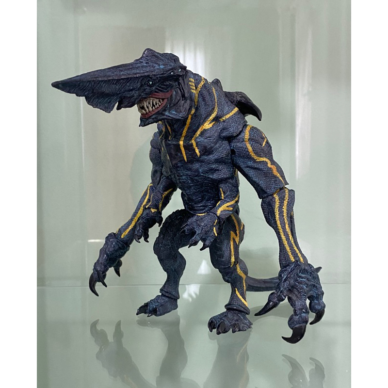 NECA Pacific Rim Kaiju Knifehead Exclusive Action Figure (second hand ...
