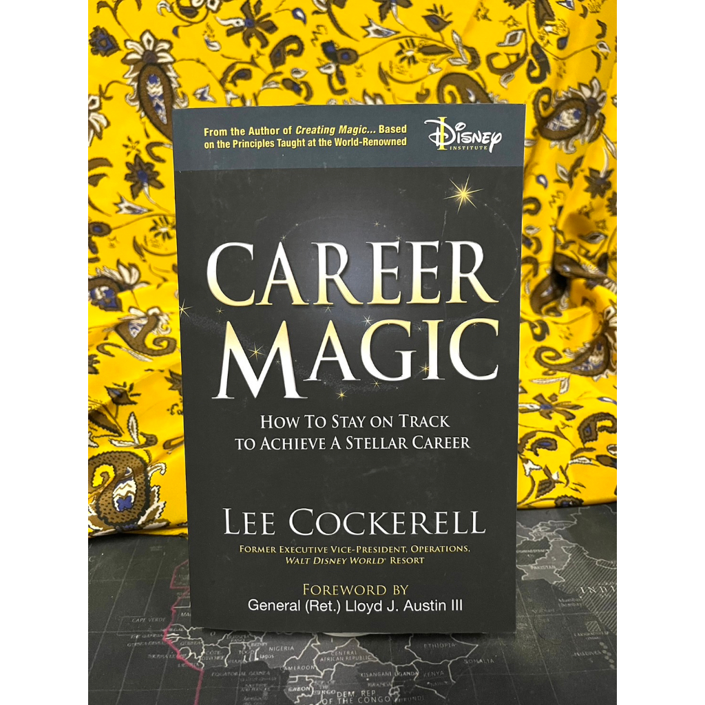 หนังสือ Book ชุด Career Magic by Lee Cockerell ปกอ่อน ภาษาอังกฤษทั้ง ...