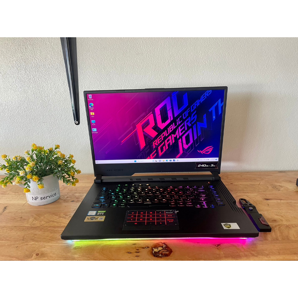 Asus rog strix I7gen9 Ram16 GB SSD512GB จอ240HZ.มีพวกกุญแจ key stone ...
