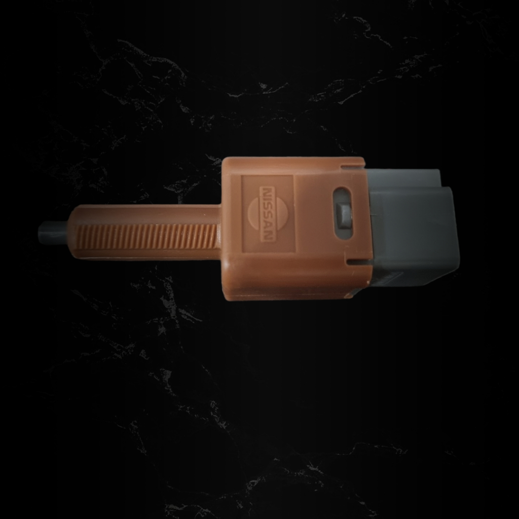 สวิทซ์ไฟเบรค J32,B17T,D23T,T32T,E12T | Shopee Thailand