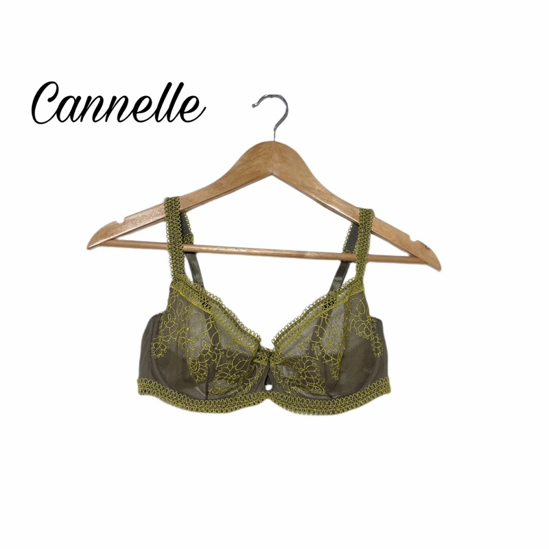 Bra เสื้อชั้นในลูกไม้แน่น ๆ ของใหม่ Sexy สายปรับได้ สีเขียวซีทรูขอบดอกไม้ ตะขอสามระดับ เสื้อใน ...