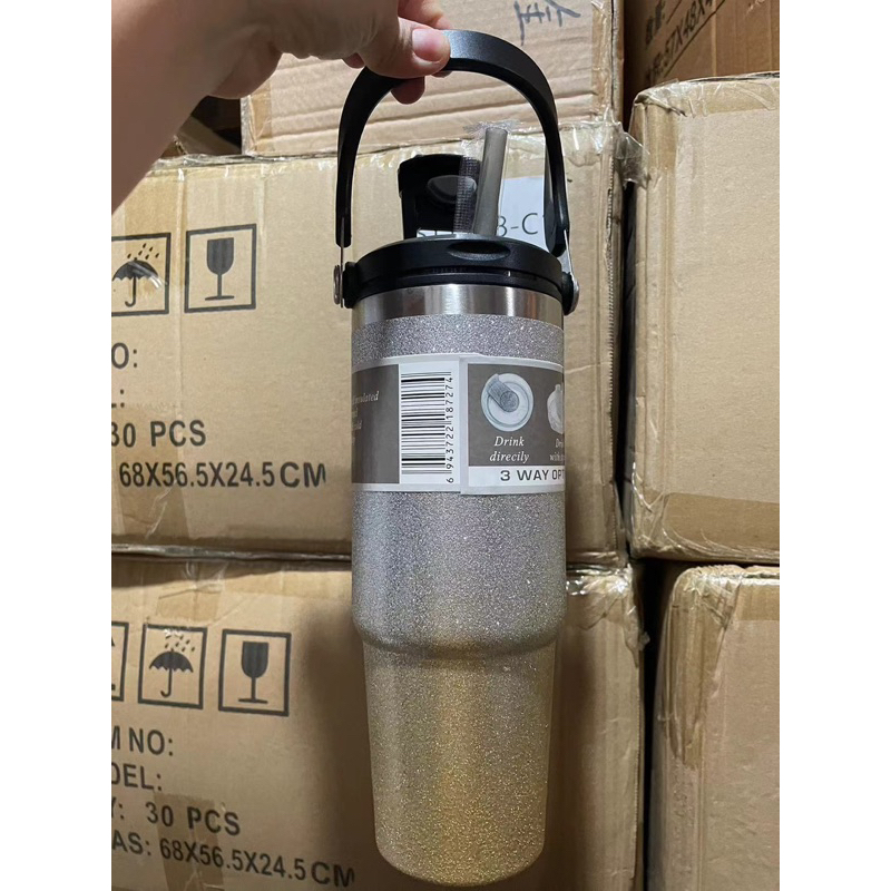 (ของแท้) พร้อมส่ง แก้วเก็บความเย็น แบบใหม่มีที่จับ หูหิ้ว แก้วกาแฟ แก้วสแตนเลส304 900ml ขนาด 900 ...