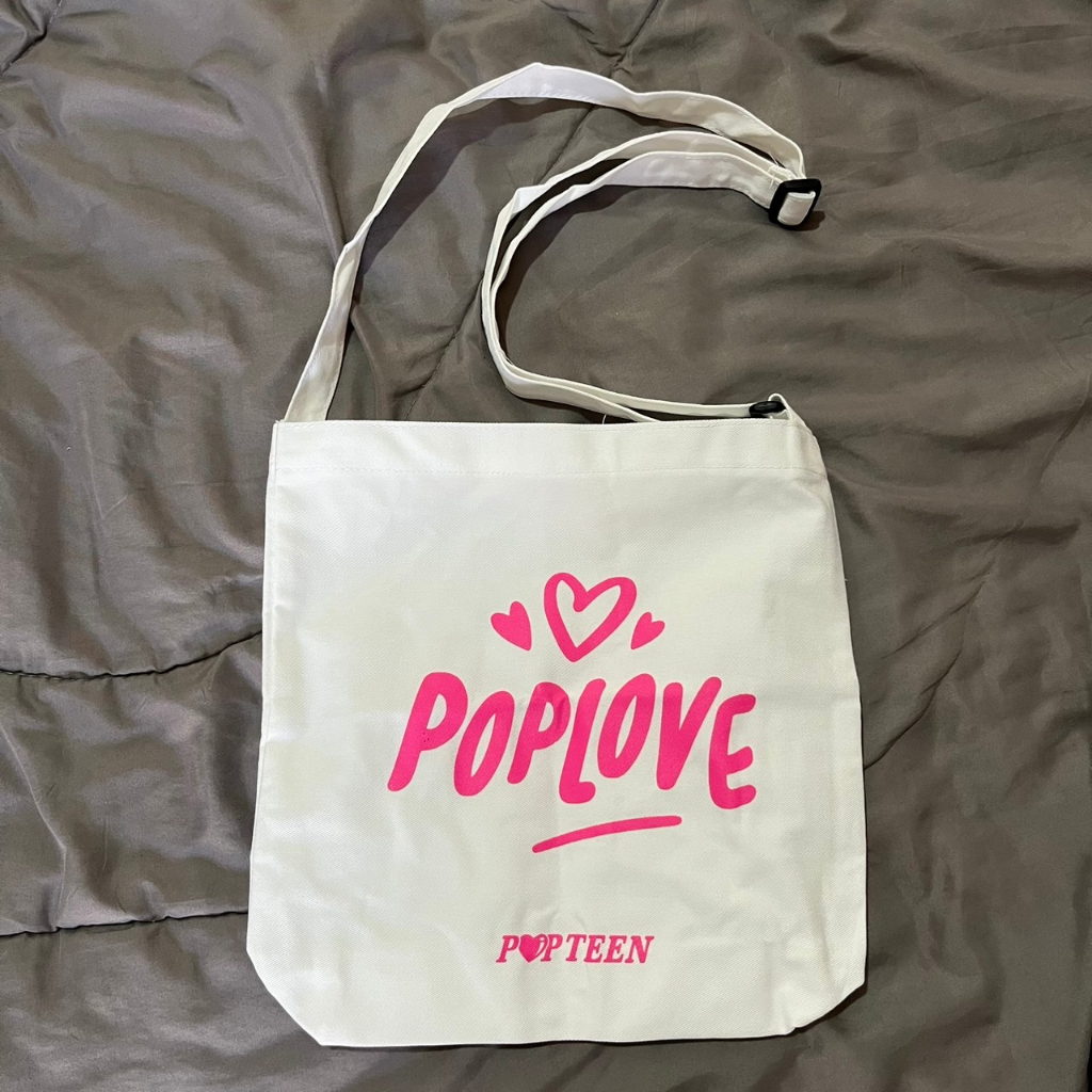 กระเป๋าผ้าป๊อบทีน POPTEEN สีขาว ลาย POPLOVE | Shopee Thailand