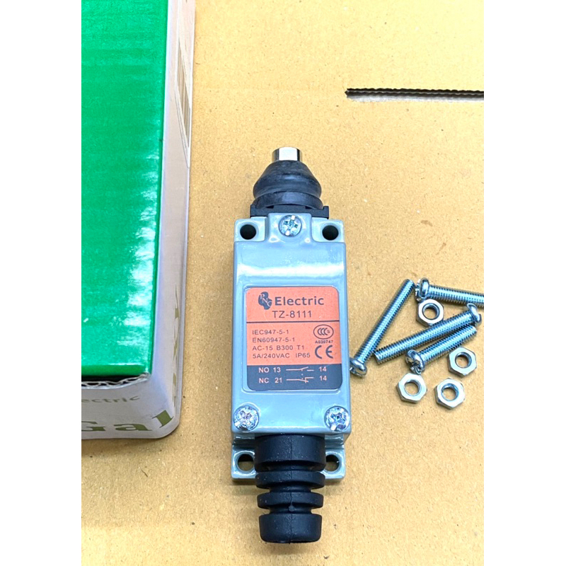 (แพ็ค1ตัว/แพ็ค3ตัว) TZ-8111 Limit Switch ลิมิตสวิทช์ 8111 5A / 240VAC 1NO, 1NC ยี่ห้อ PNC,ZT ...