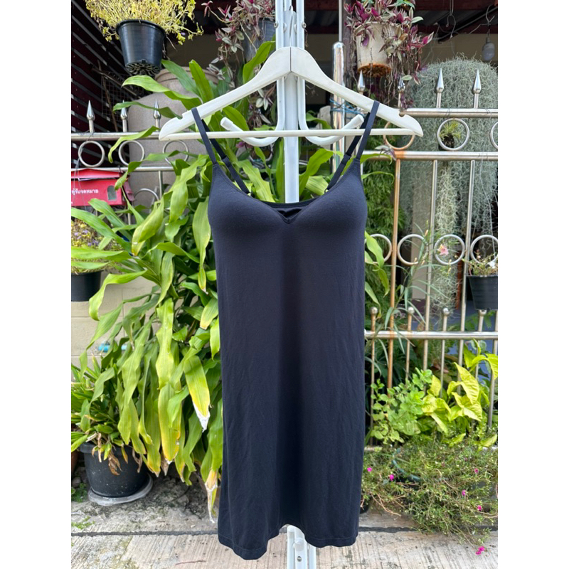 Bra top GU dry สายเดี่ยวเสริมบรา สายปรับได้ ตัวยาว สีดำ ไซส์ M | Shopee Thailand